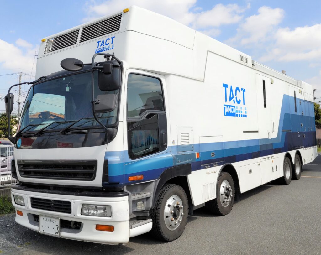 TACT音声中継車「TA-3」 | アドトラックおよび多用途支援車両の株式会社 小池エンタープライズ